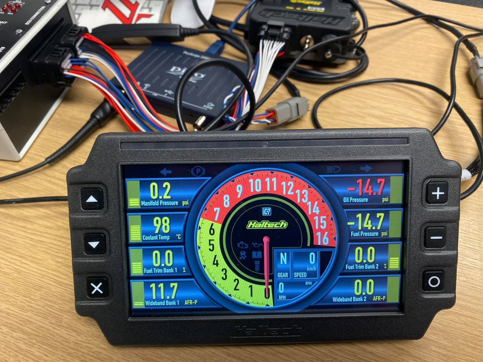 Dash Displays – Brands Hatch Performance Ltd.
