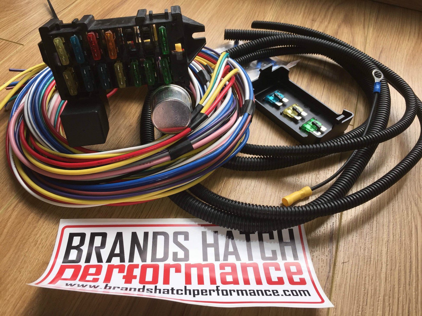 12 Circuit Classic Car / Kit Car Wiring Loom inc Fuse Box, Relay and F ...